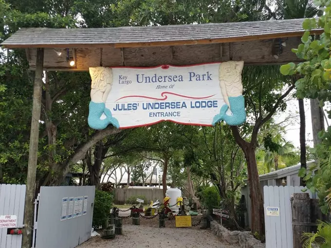 Jules' Undersea Lodge 3