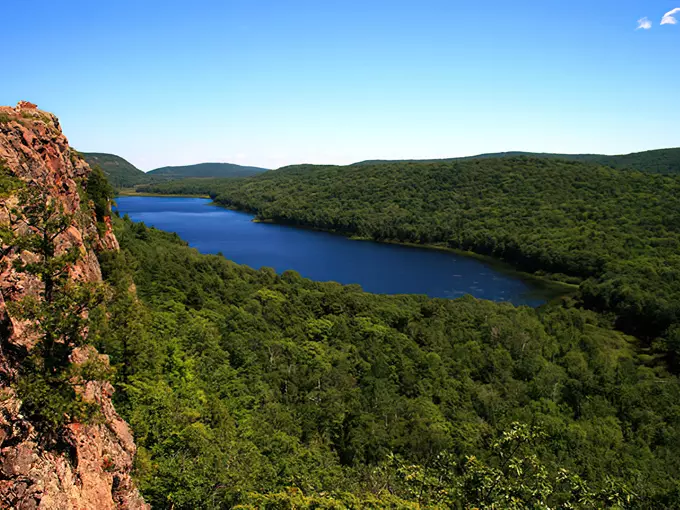 Lake of the Clouds 2
