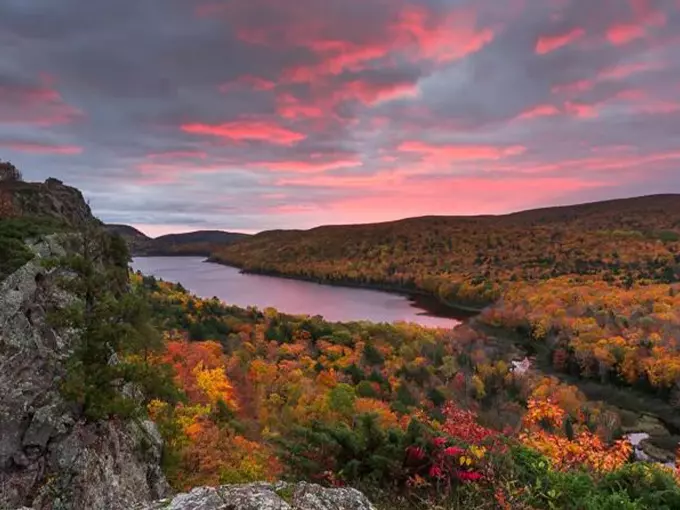 Lake of the Clouds 9