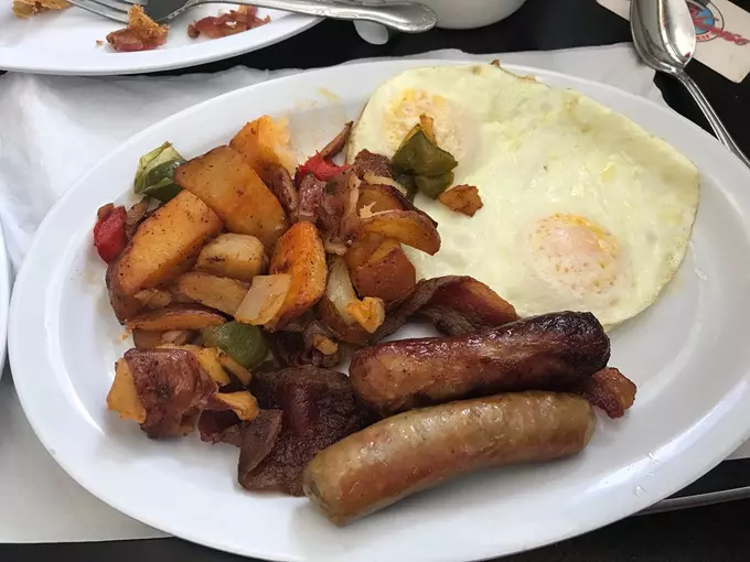 lighthouse diner 3
