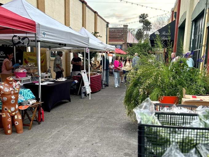marketplace at rivertown 9