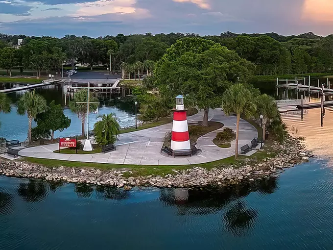Mount Dora 1