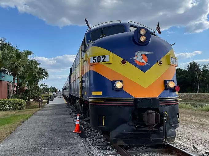 murder mystery dinner train 1
