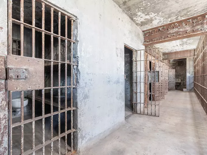 old county jail 8