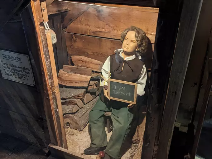 oldest wooden school house 2
