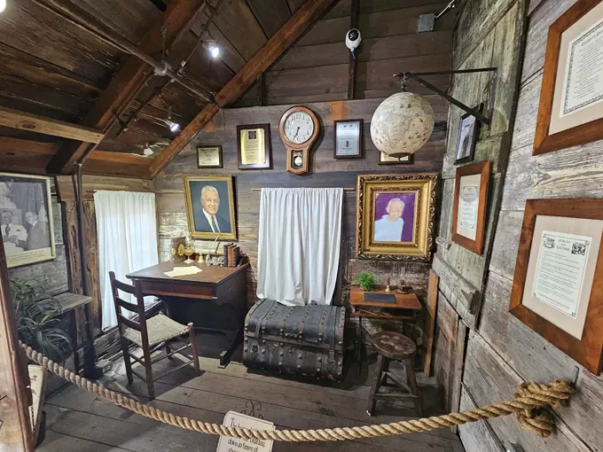 oldest wooden school house 5