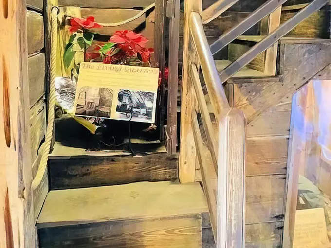 oldest wooden school house 6