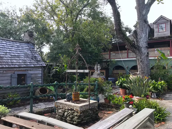 oldest wooden school house 9