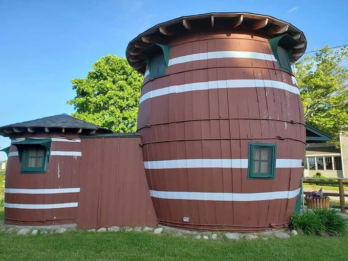 Pickle Barrel House 3
