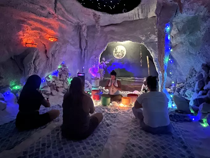 salt therapy grotto spa 8