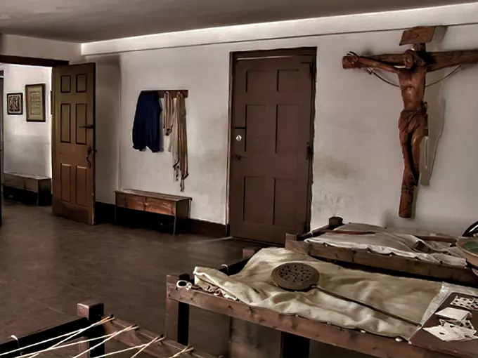 spanish military hospital museum 1 1
