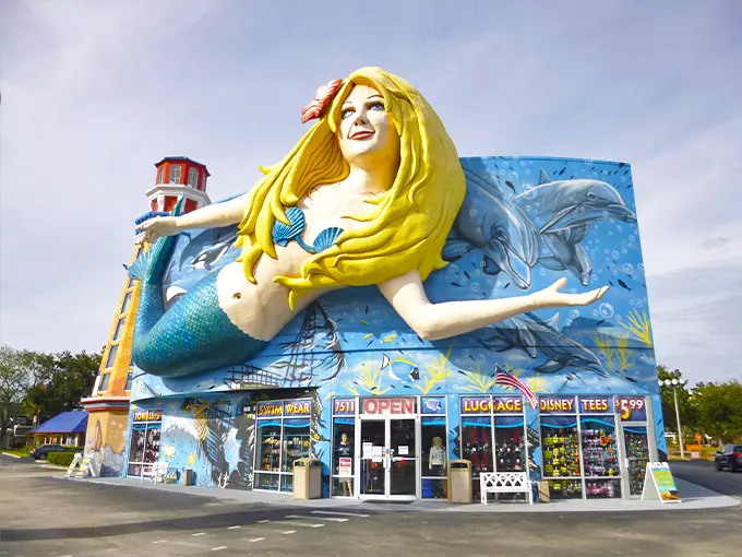 the mermaid gift shop 1