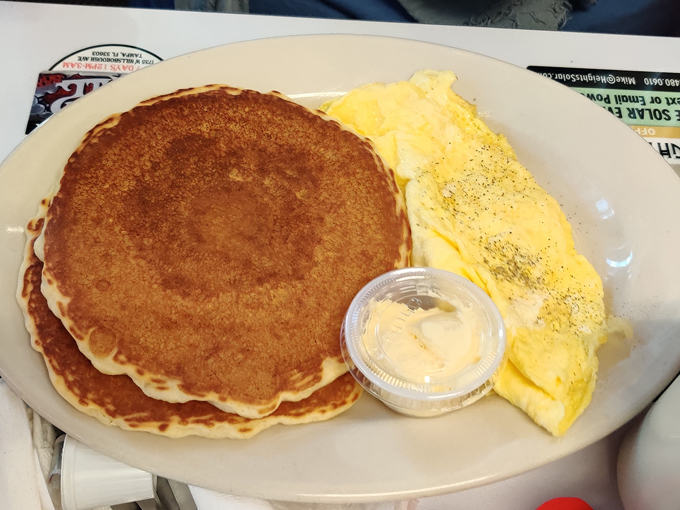 Three Coins Diner 4