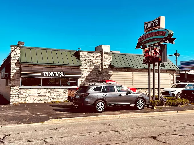 Tony's I-75 Restaurant 1