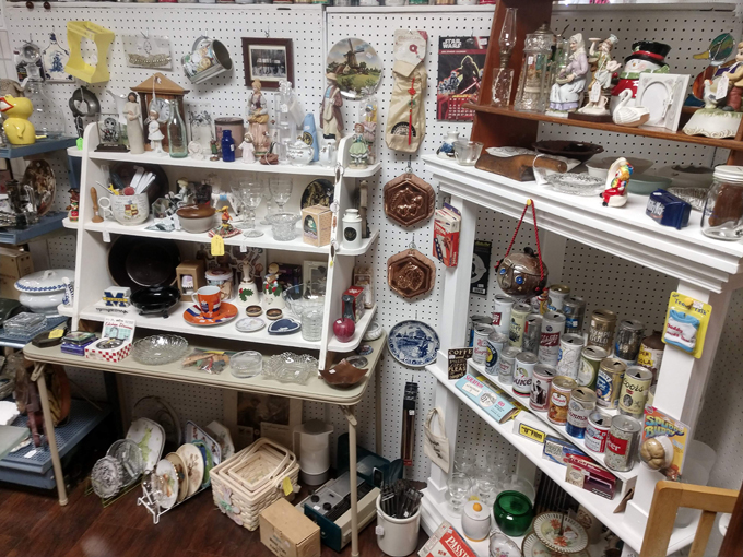 Town Peddler Craft and Antique Mall 4