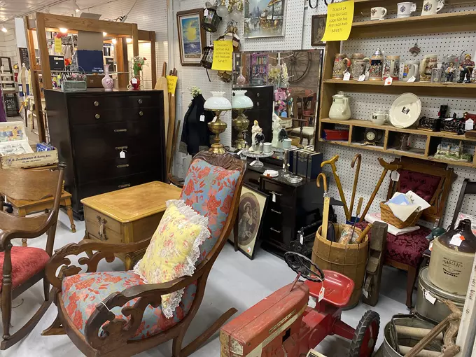 Town Peddler Craft and Antique Mall 5