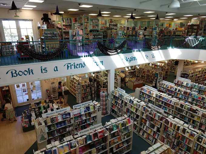 vero beach book center 3