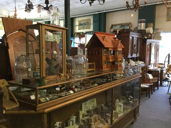 Bay City Antiques Center 9