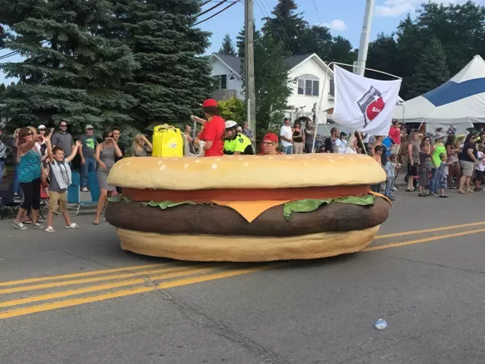 Cheeseburger in Caseville 1