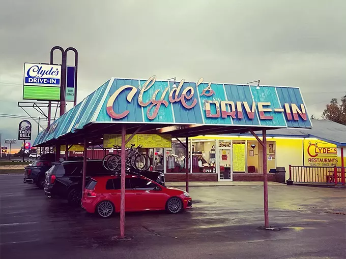 Clyde's Drive-In 1