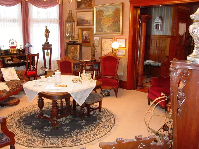 Dempsey Manor 8