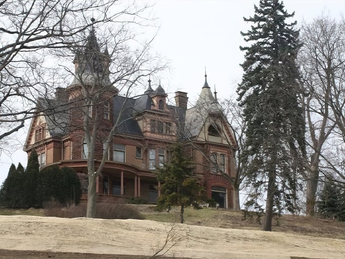 Henderson Castle 1