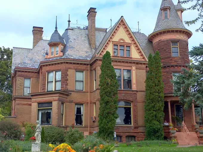 Henderson Castle 6