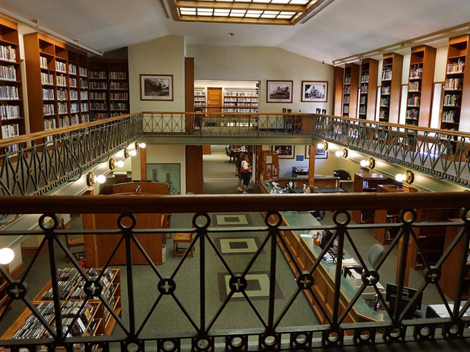 Hoyt Public Library 9