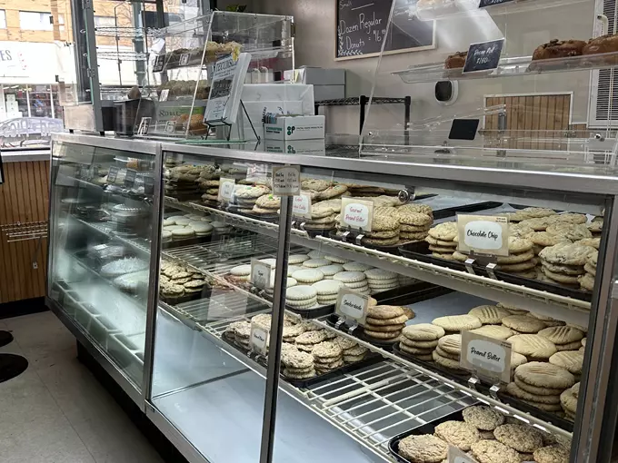 Lev's Bakery Shop 6