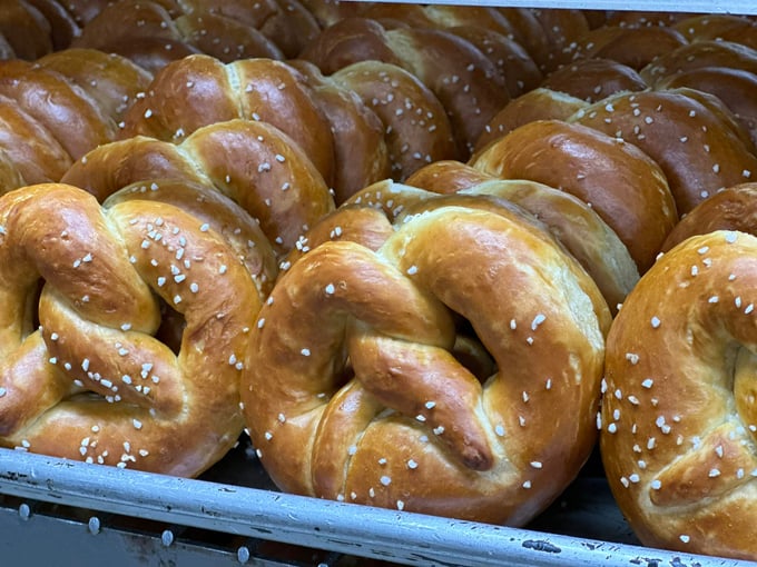 Lev's Bakery Shop 9