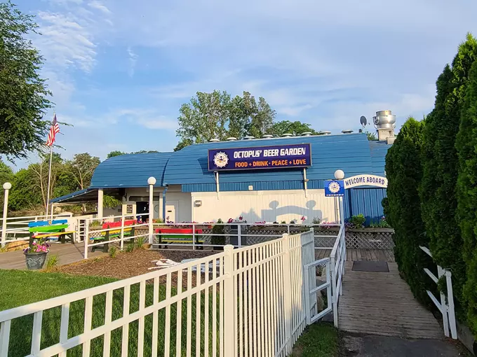Octopus' Beer Garden 2