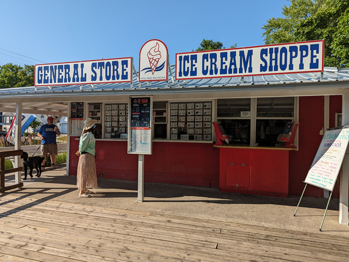 Ottawa Beach General Store 3