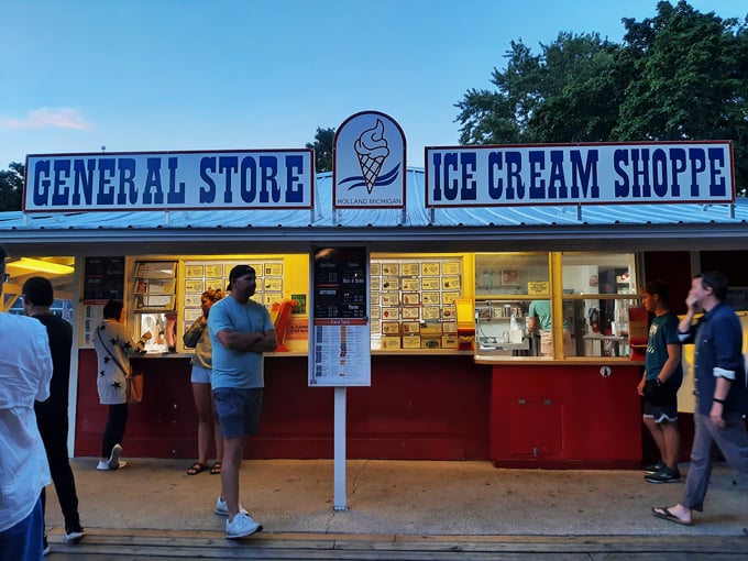 Ottawa Beach General Store 9