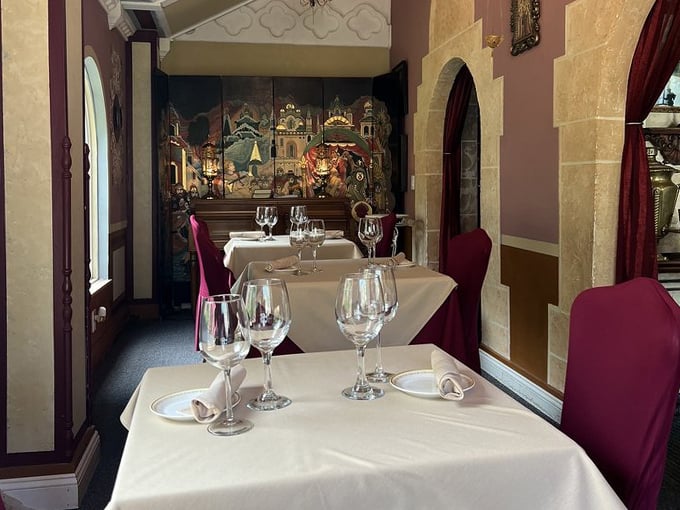 Royal Eagle Fine Dining 9