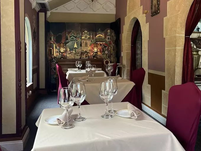 Royal Eagle Fine Dining 9