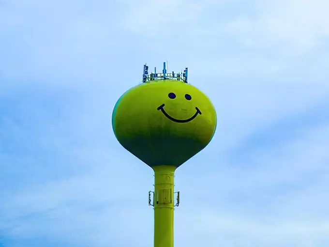 smiley face water tower 3