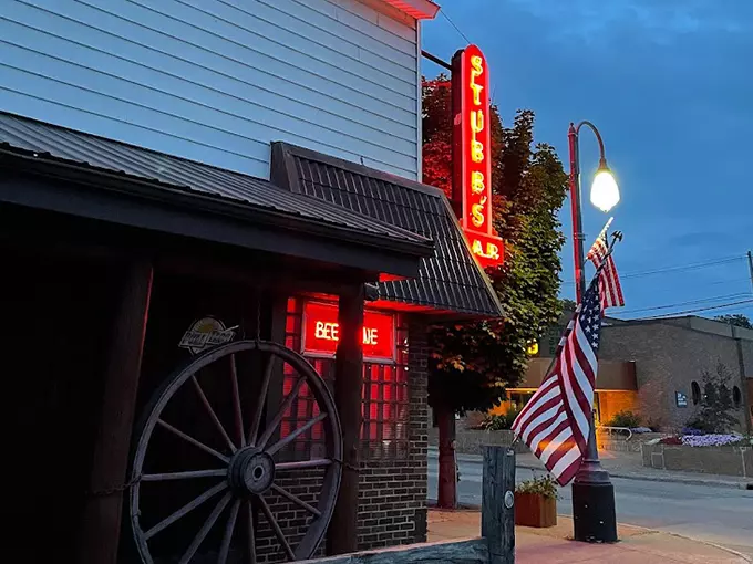 Stubb’s Museum Bar 1