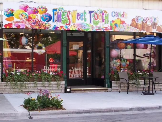 Sweet Tooth & Sweet Tooth Cafe 1