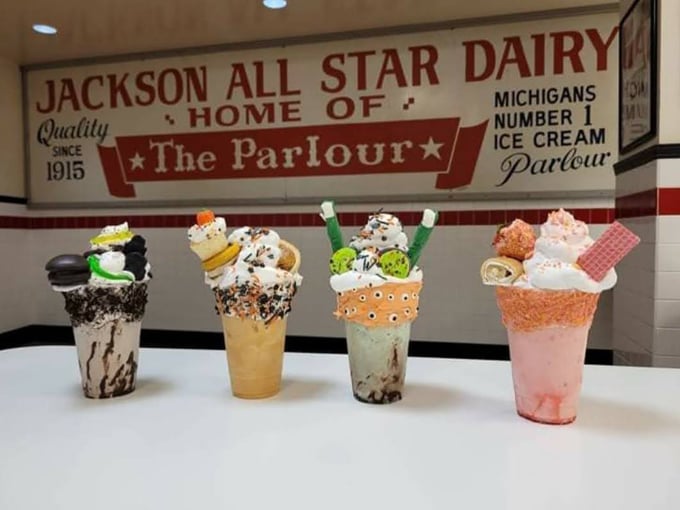 The Parlour of Jackson 6