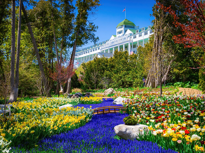 The Secret Garden at The Grand Hotel 1
