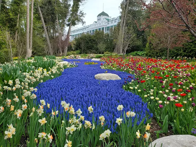 The Secret Garden at The Grand Hotel 7