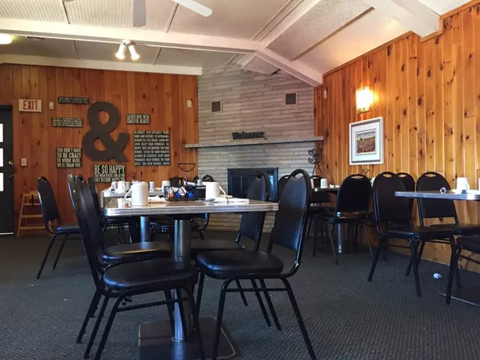 The Wooden Shoe Restaurant 8