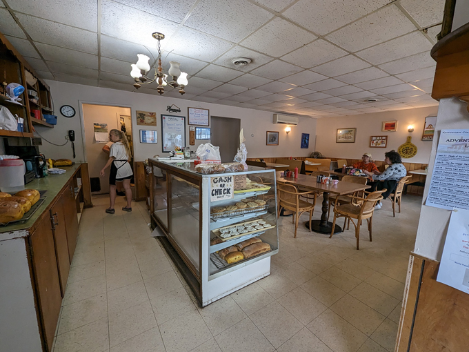 Toni's Country Kitchen 3