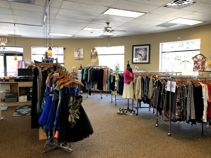 Trouve Boutique Resale 2