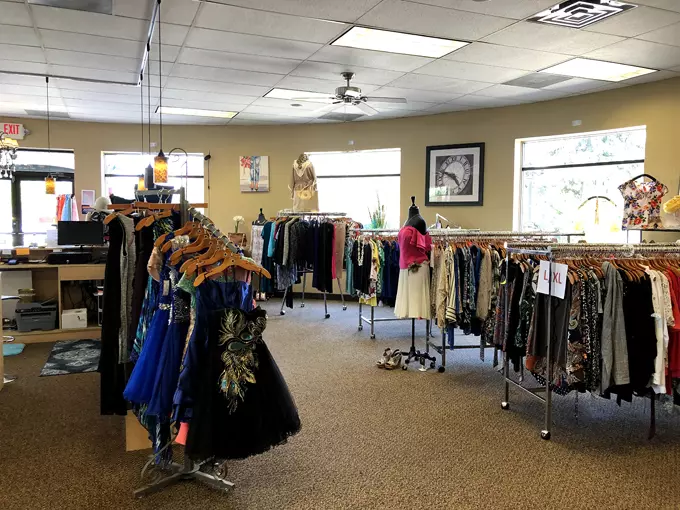 Trouve Boutique Resale 2