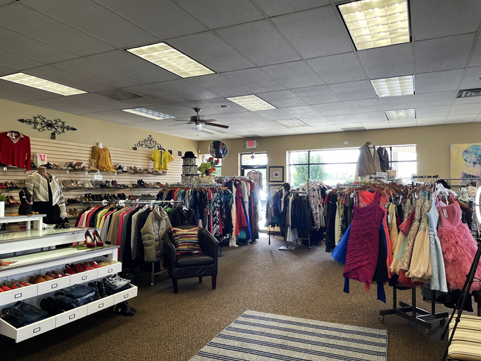 Trouve Boutique Resale 3