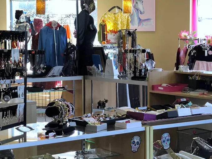 Trouve Boutique Resale 7
