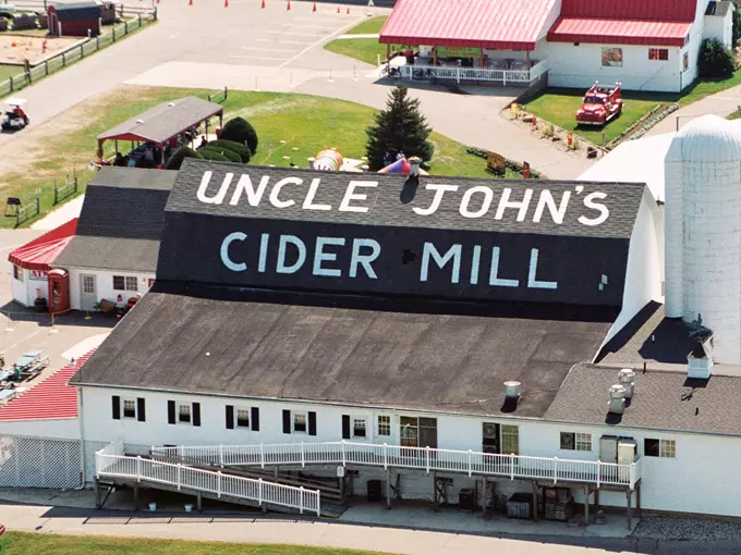 Uncle John's Cider Mill 4