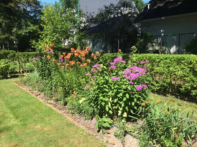 William G Thompson House Museum & Gardens 8