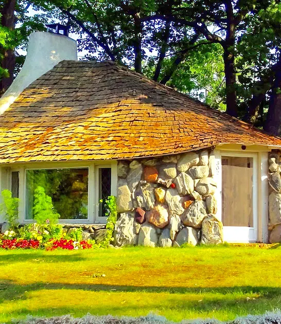 whimsical hobbit house michigan ftr